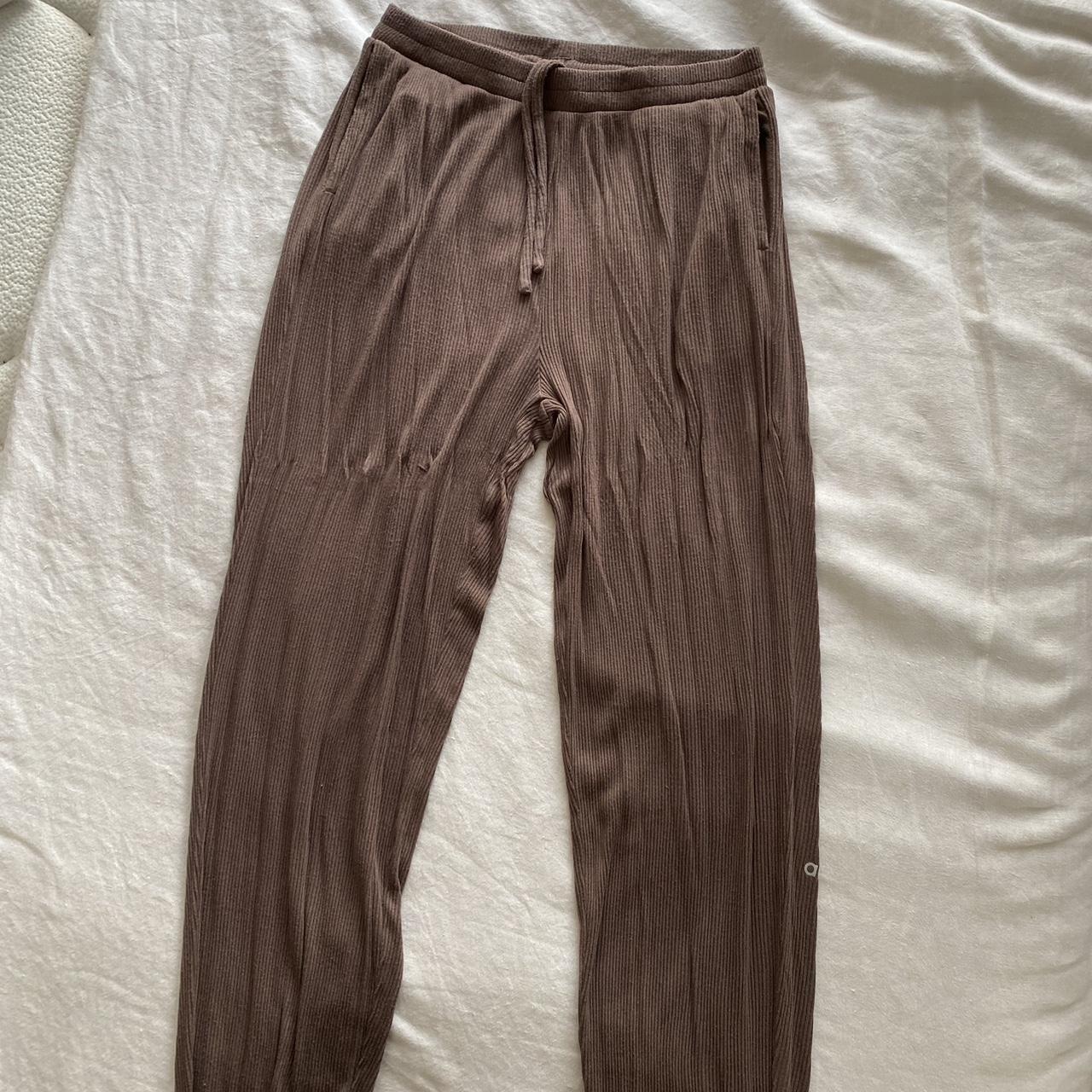 Alo brown pants, worn a few times, size XS - Depop