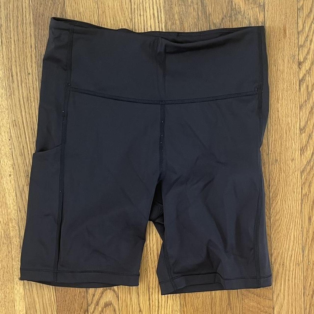 Athleta Ultimate Stash Pocket 7” Short - Black Size M - Depop