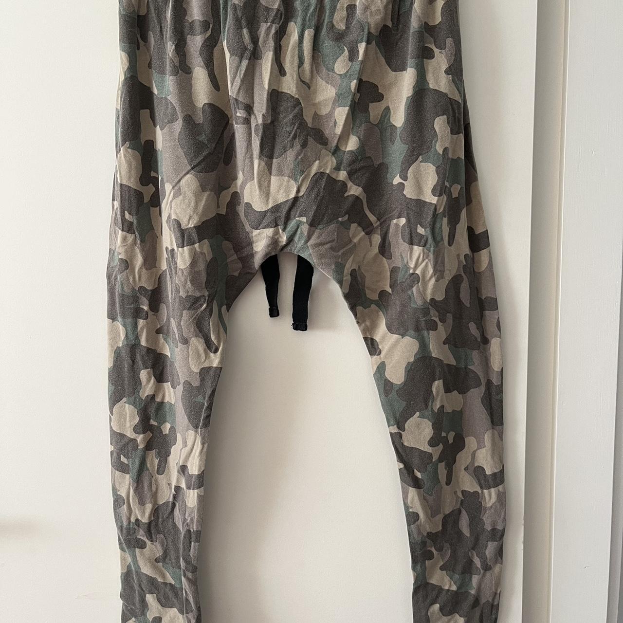 Decjuba Camo Slouch Pants Size XS $20 - Depop