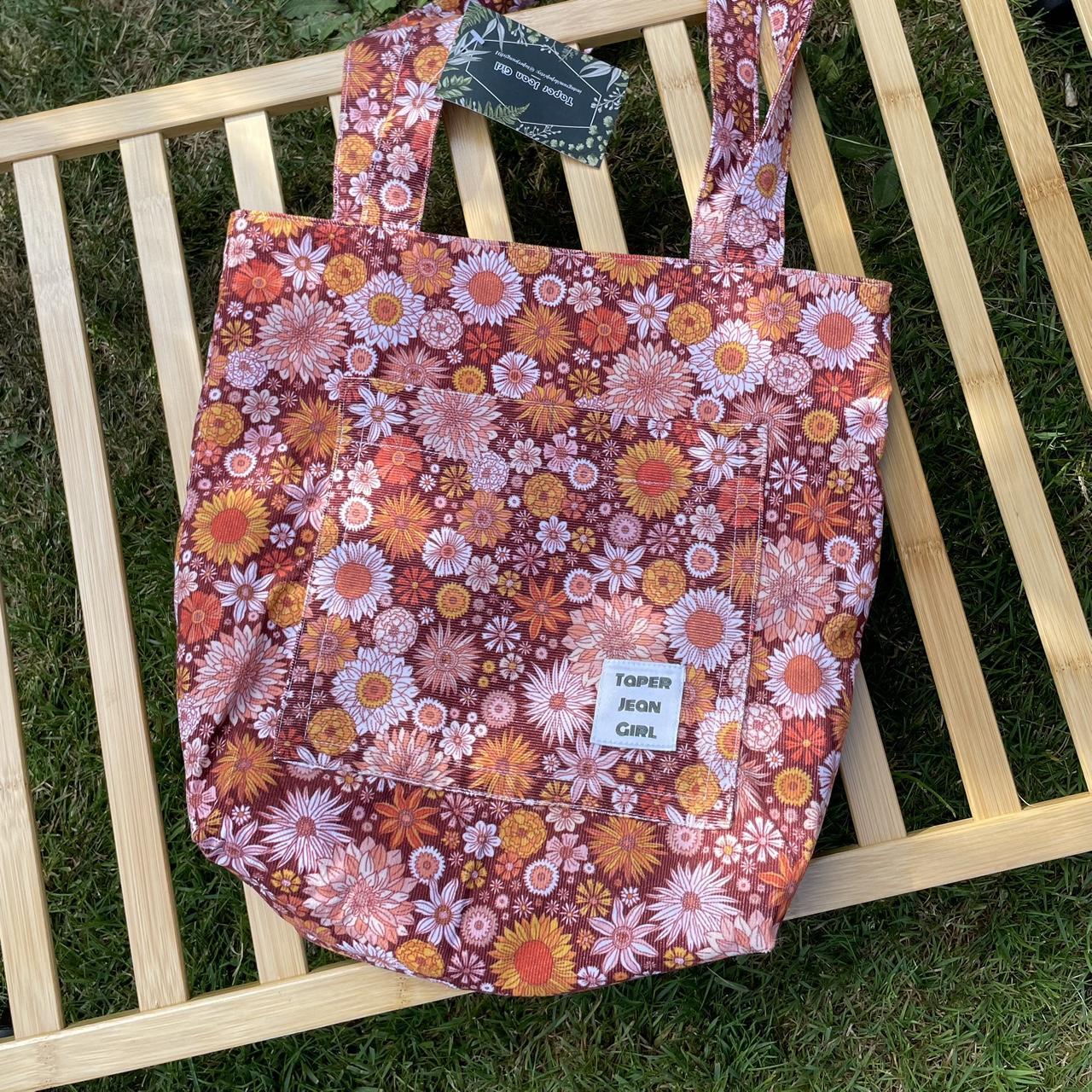 Super cute little tote bag in 70’s style floral... - Depop