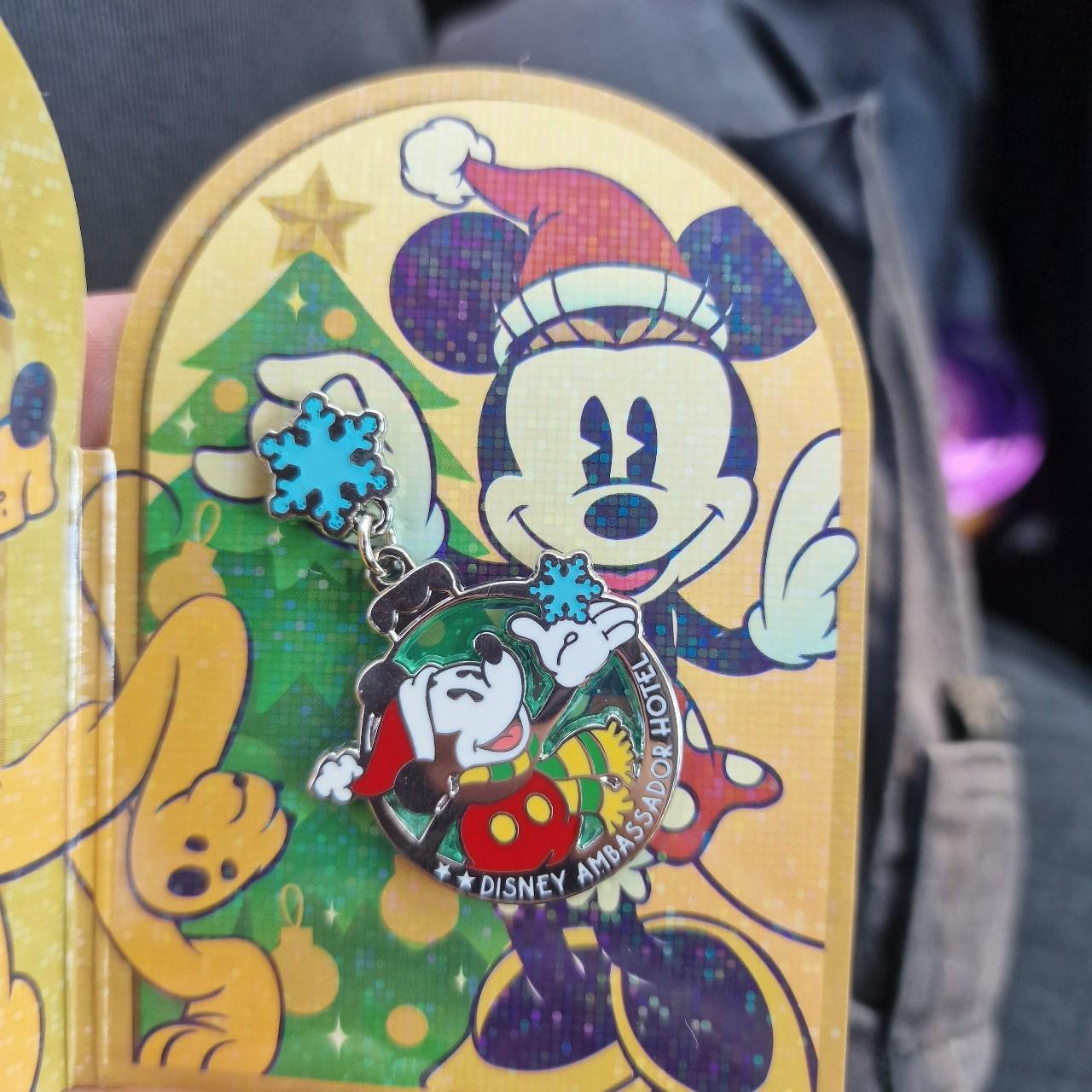 🎄 2006 Minnie Mouse Blue Snowflake Pin: Disney... - Depop