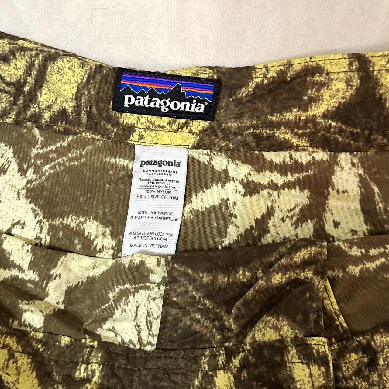 Patagonia patterned men’s bathing suit in great... - Depop