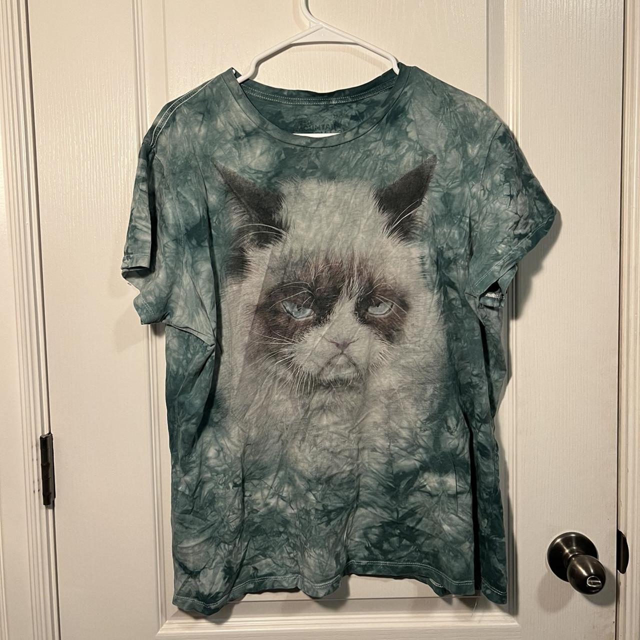 The Mountain Grumpy Cat T-Shirt Size 2XL fits like... - Depop