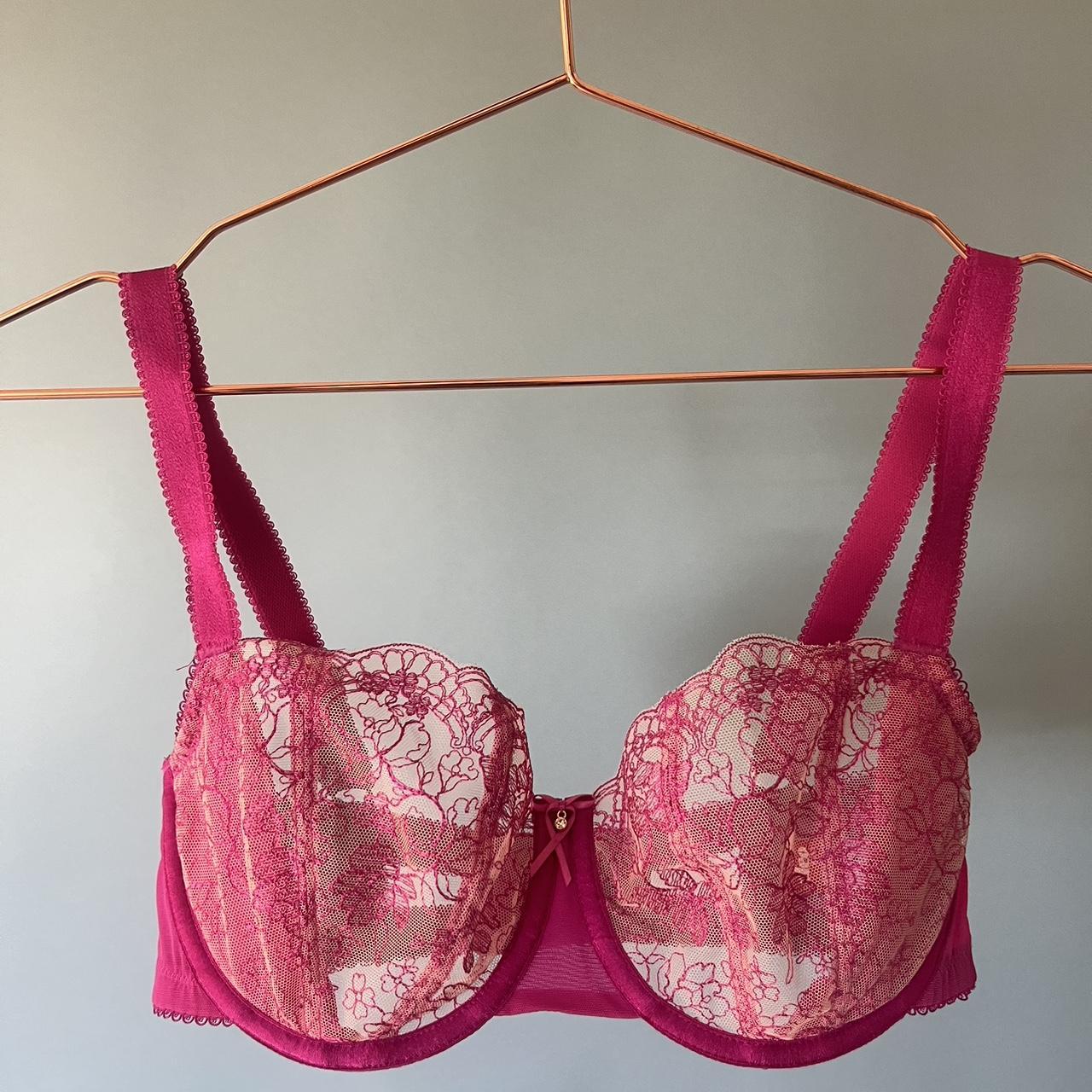 Cleo Daphne bra in UK 28F, sadly not quite right for... - Depop