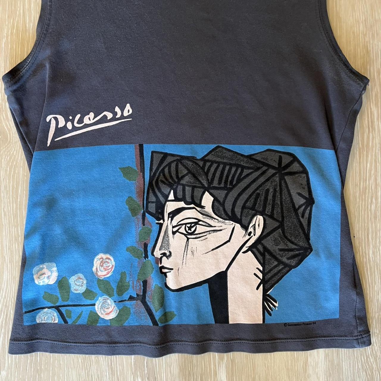 the coolest vintage Picasso tank! says size M but... - Depop