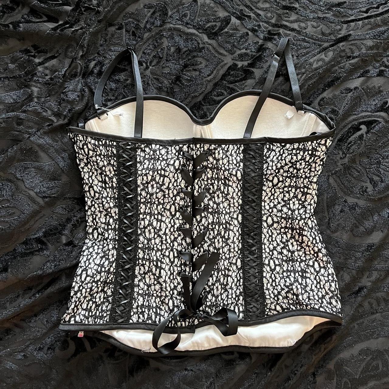 black and white corset size large, super cute but... - Depop