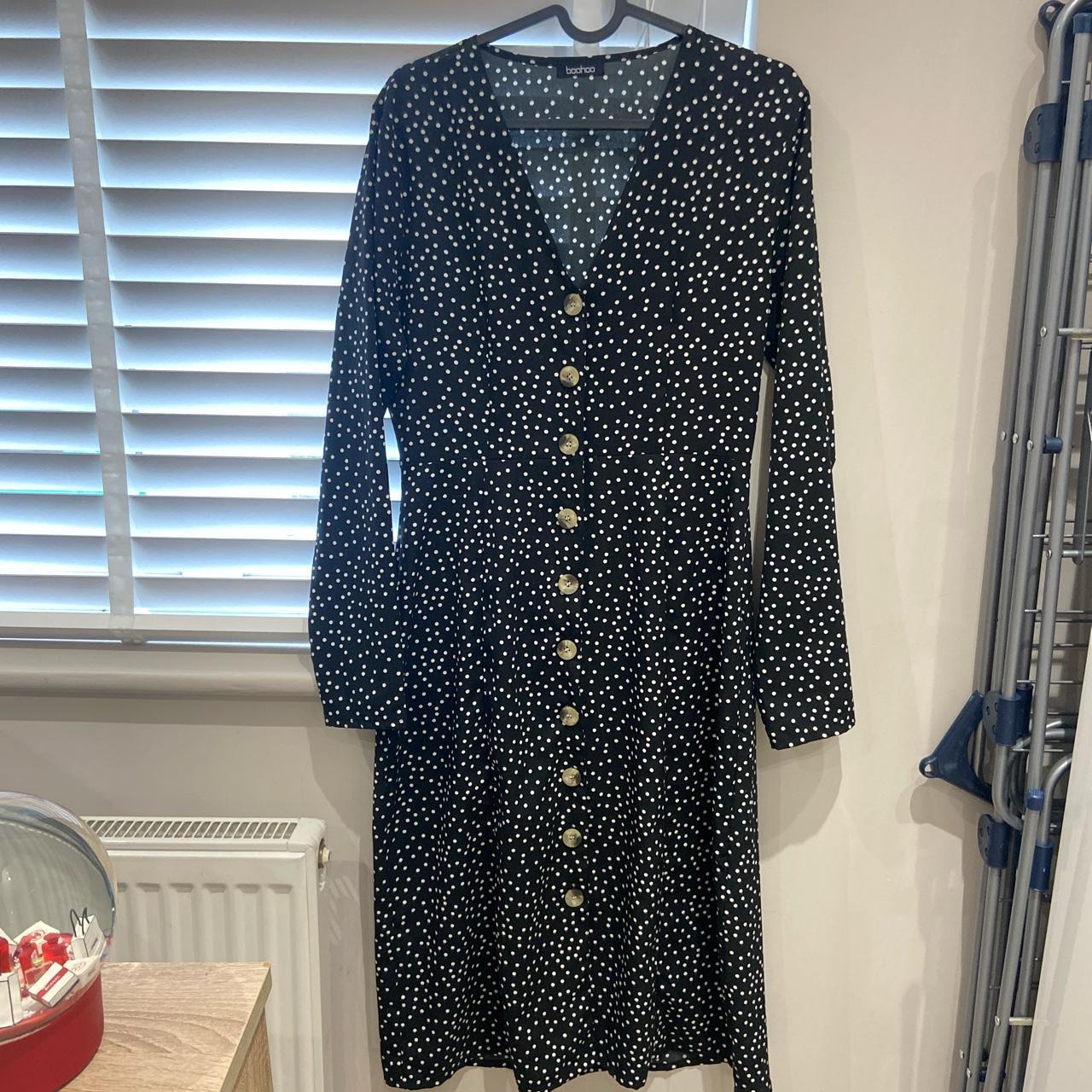 Boohoo Women's Navy and White Dress | Depop