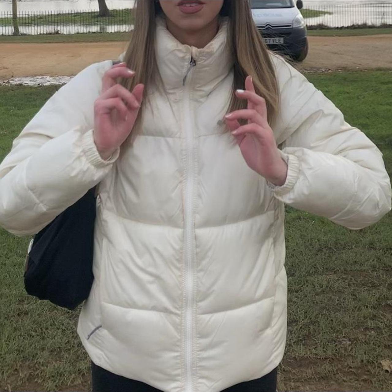 White Columbia puffer jacket !!!!!! 🩷 - Depop