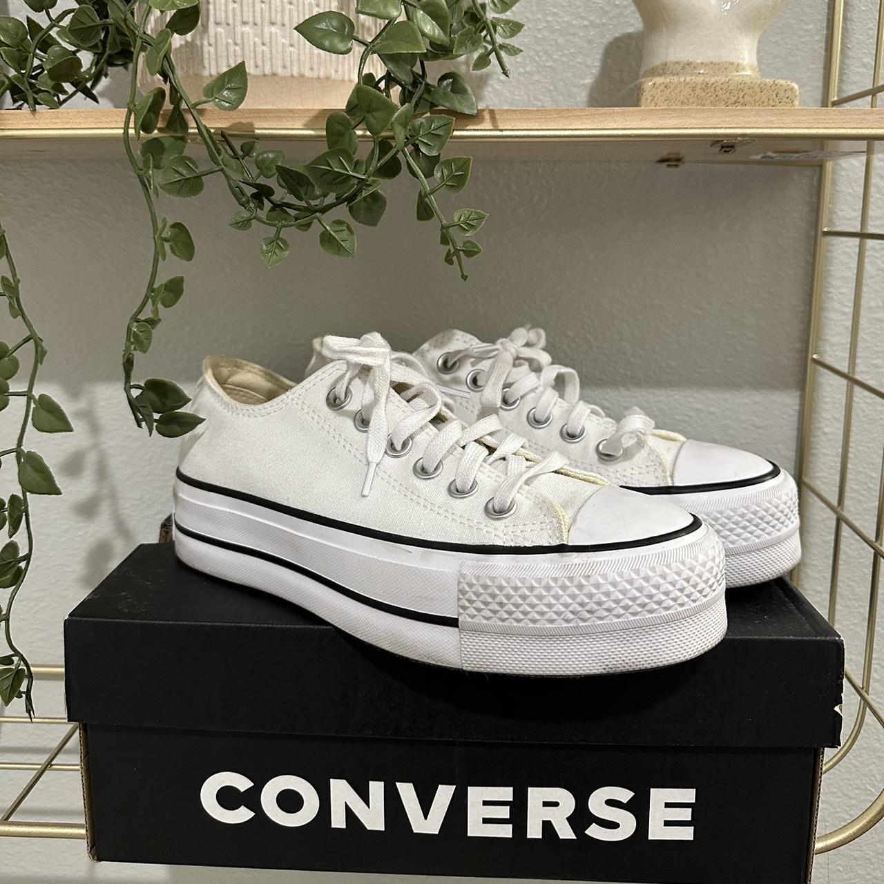 Lightly used white platform converse size US 5... - Depop