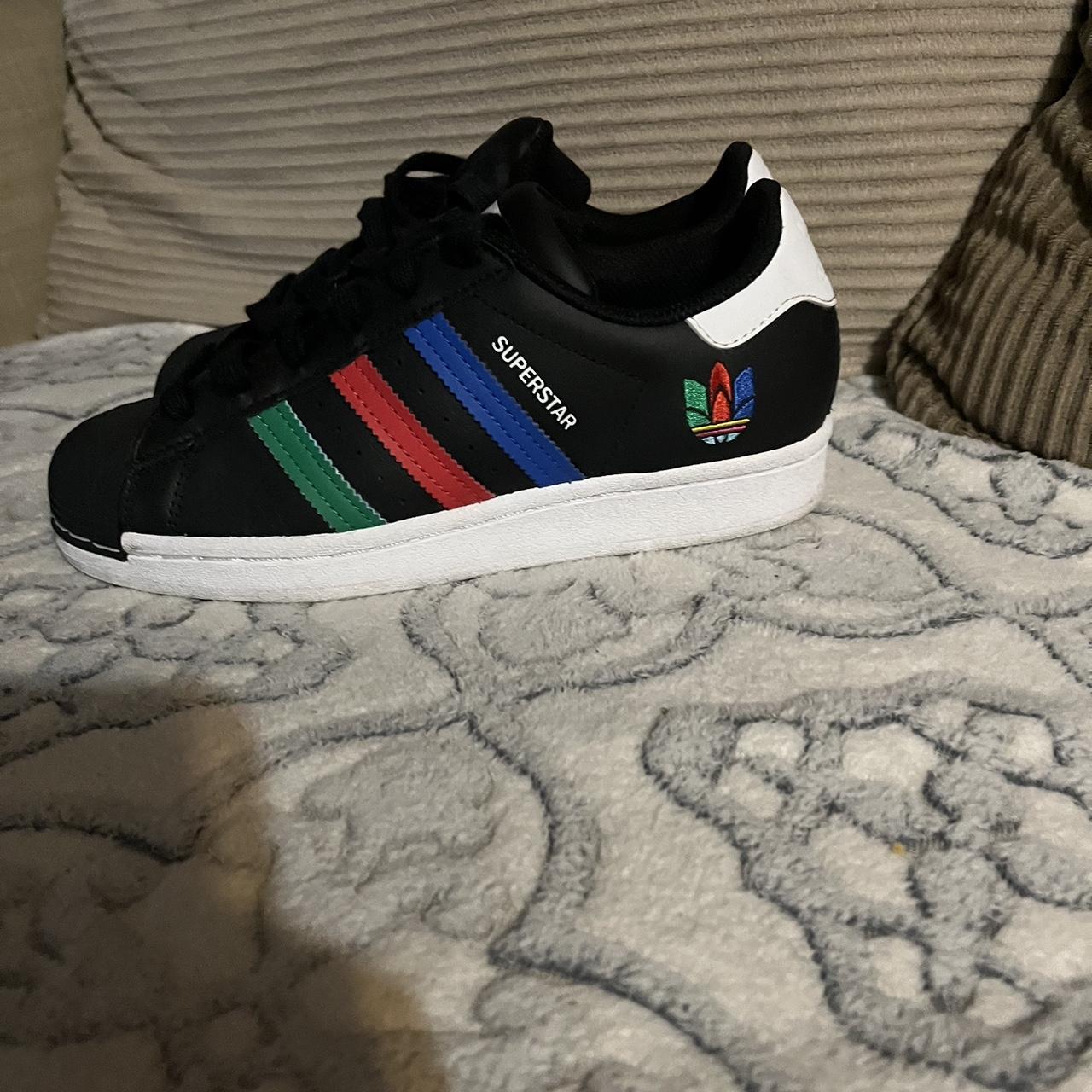 Adidas Size 4 Only worn once - Depop