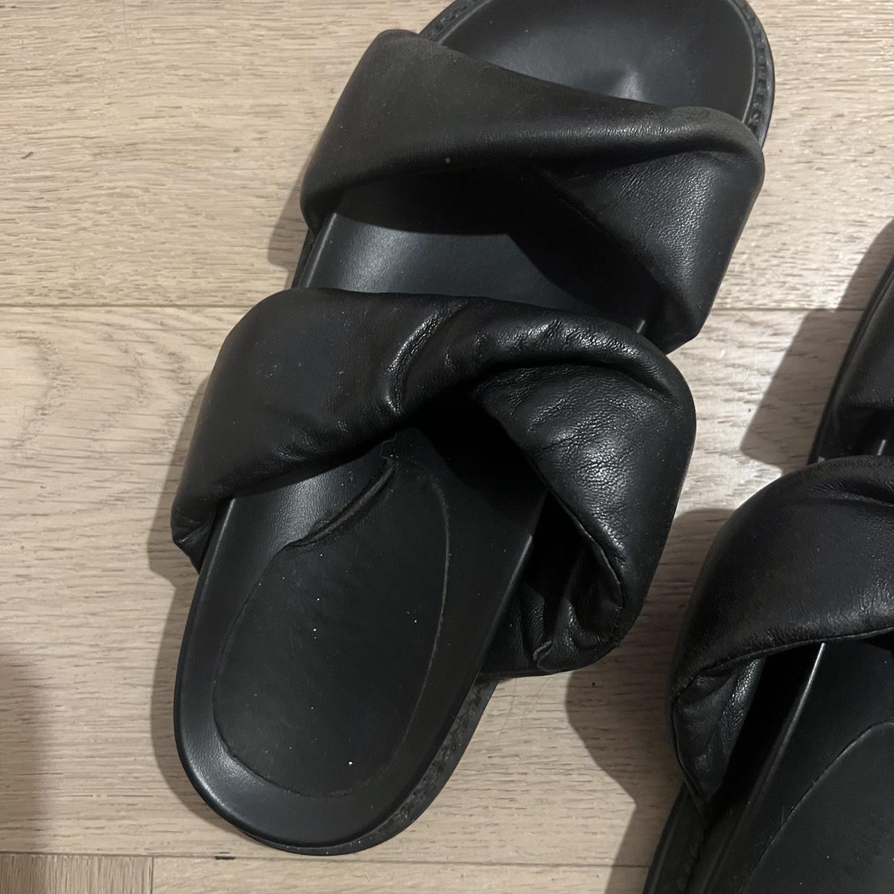 alias mae ‘paris’ sandal in black🫶 all signs of wear... - Depop