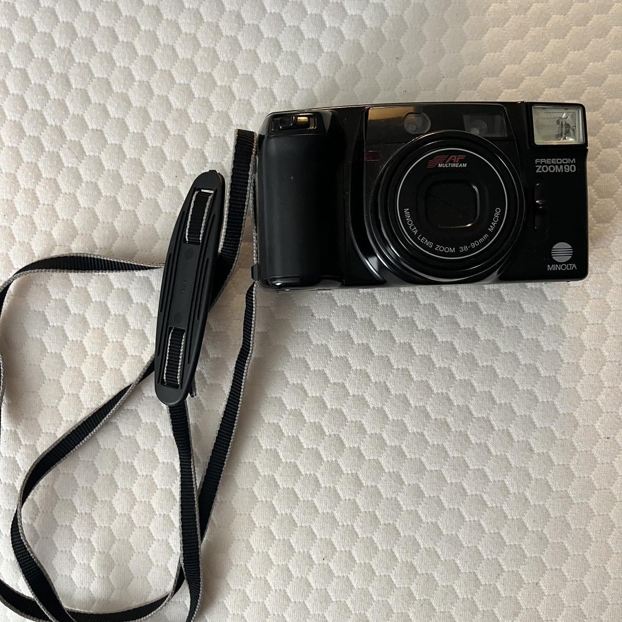 Freedom Zoom 90 Camera Minolta Needs a new battery - Depop
