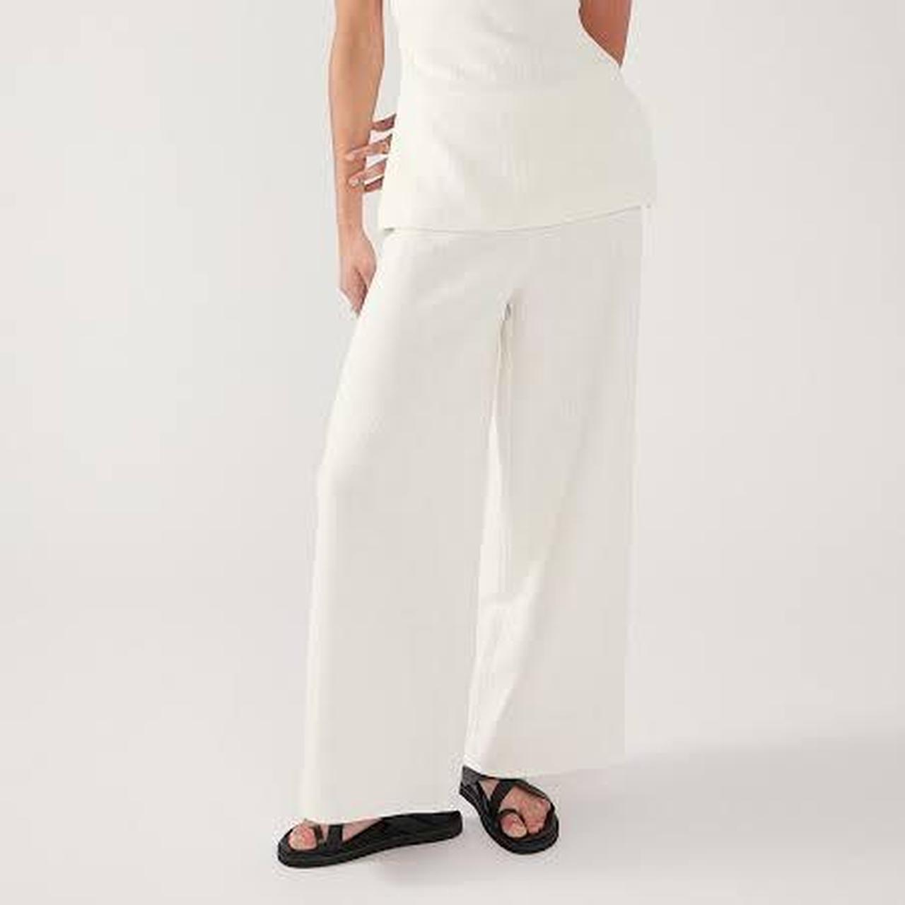 Perfect stranger pants size 6 - Depop