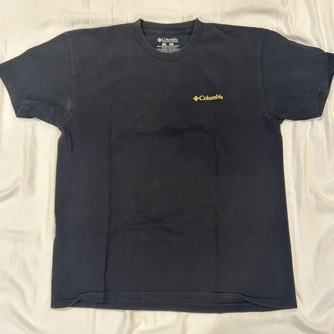 Columbia graphic t shirt - Depop