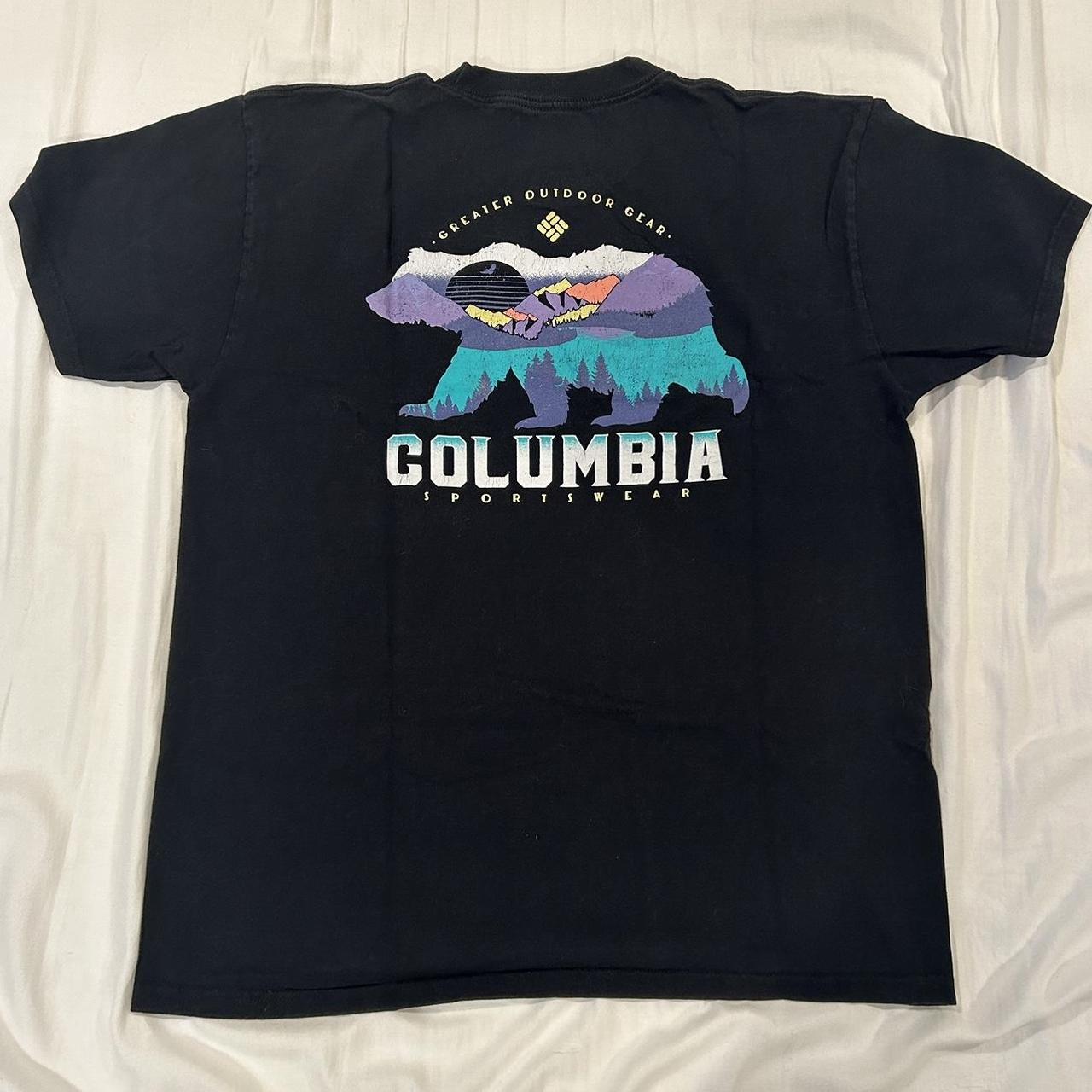 Columbia graphic t shirt - Depop