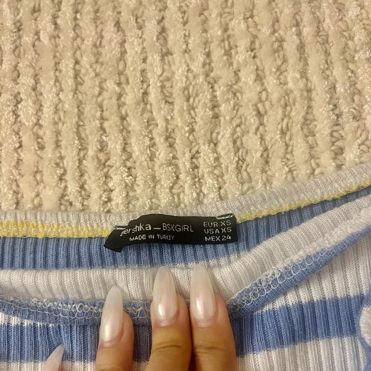 Bershka crop top 🤍 EUR XS USA XS MEX 24 - Depop