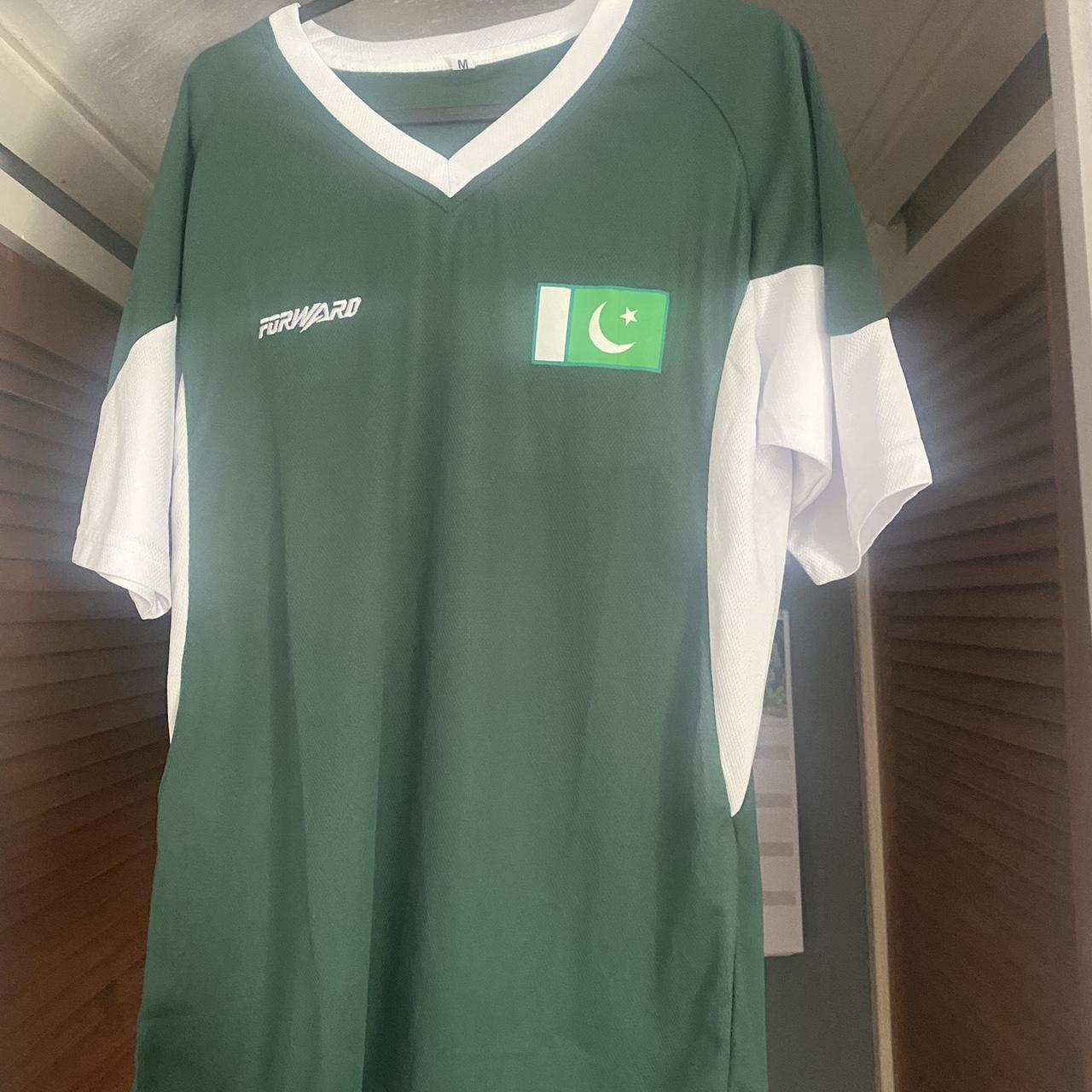 2014 Pakistan football shirt 🇵🇰 Size: Medium mens... - Depop