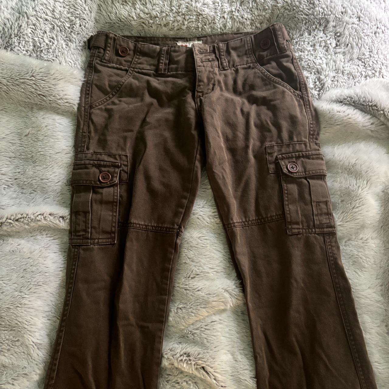Low rise bootcut brown cargo pants - super cute and... - Depop