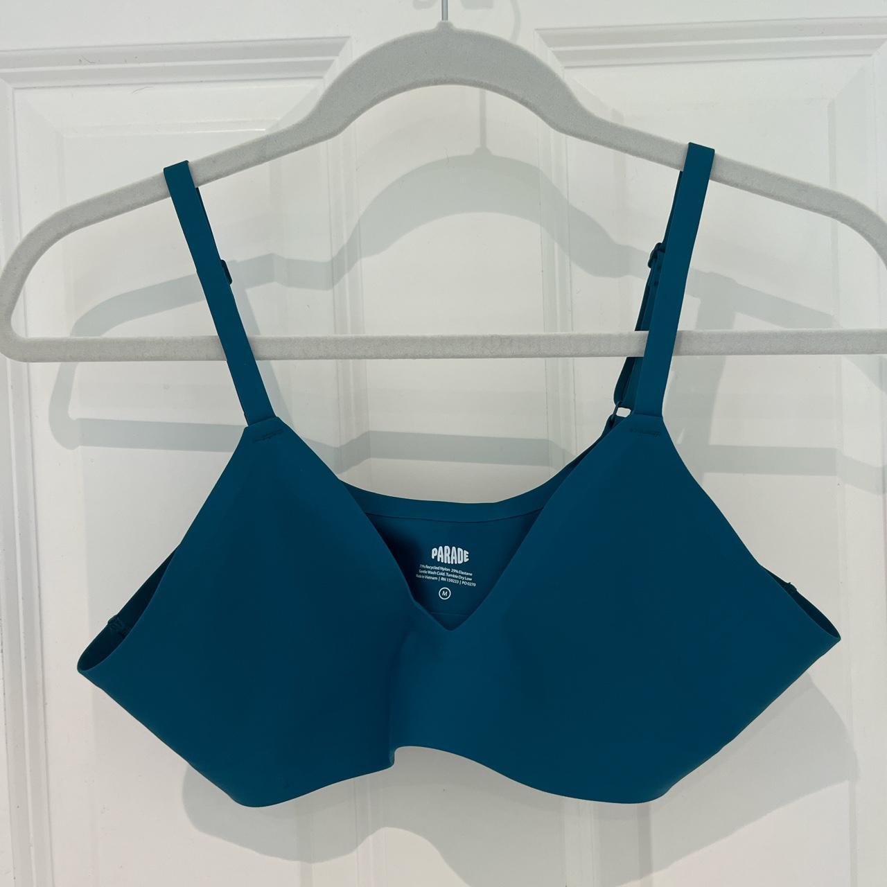 Never worn Parade bra teal - Depop