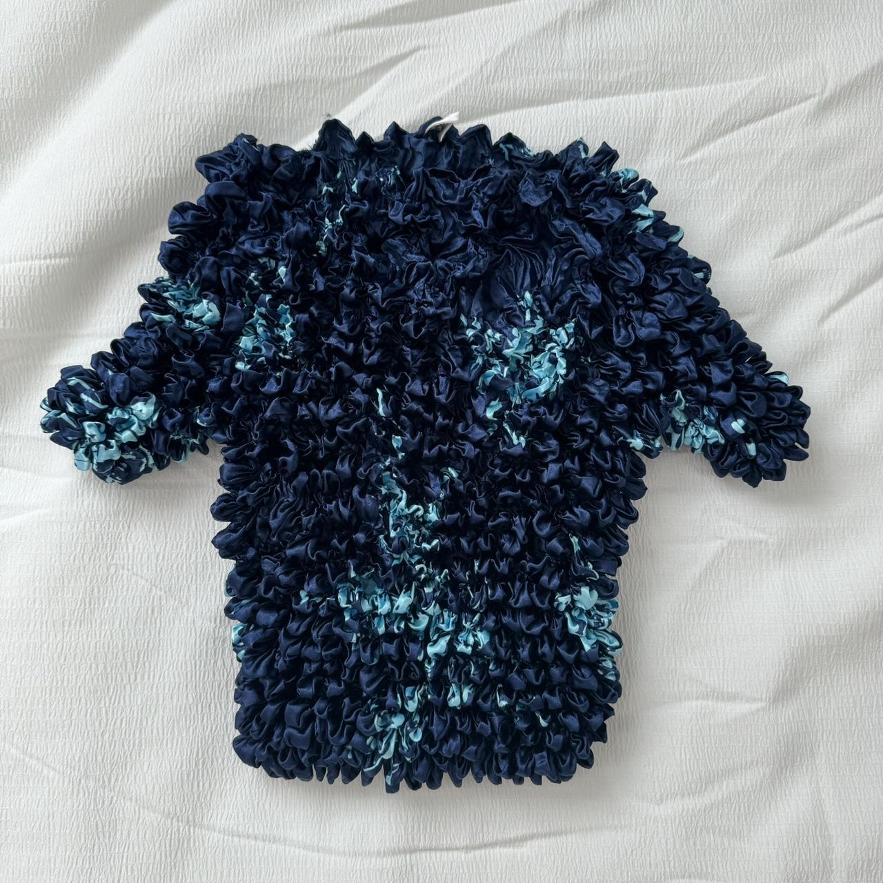 VINTAGE Women’s scrunchy floral top Size fits... - Depop