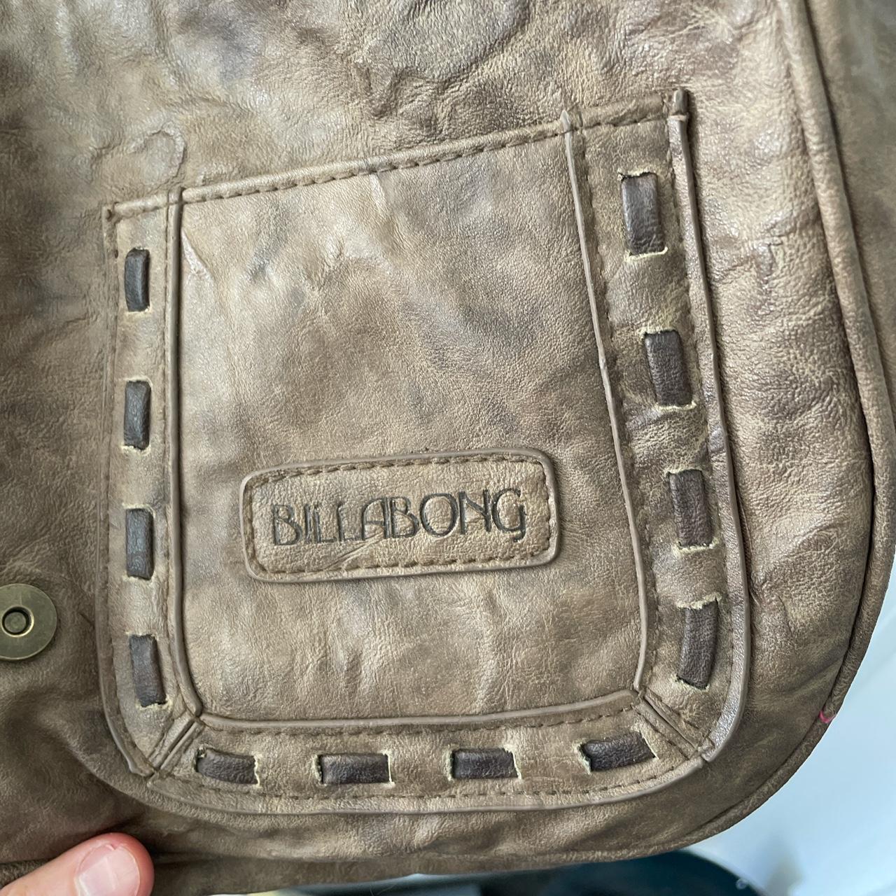 VINTAGE Billabong shoulder bag, with adjustable... - Depop
