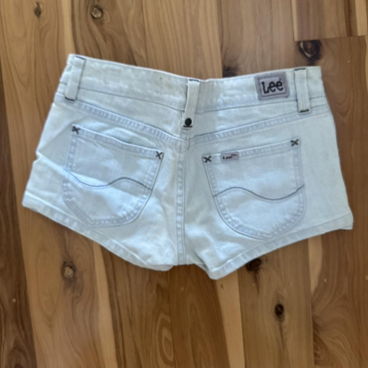 Lee light denim stretch short shorts size 9 - Depop