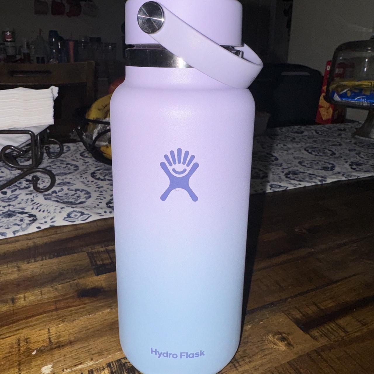 32oz purple/blue ombré Hydro Flask. small dent at... - Depop