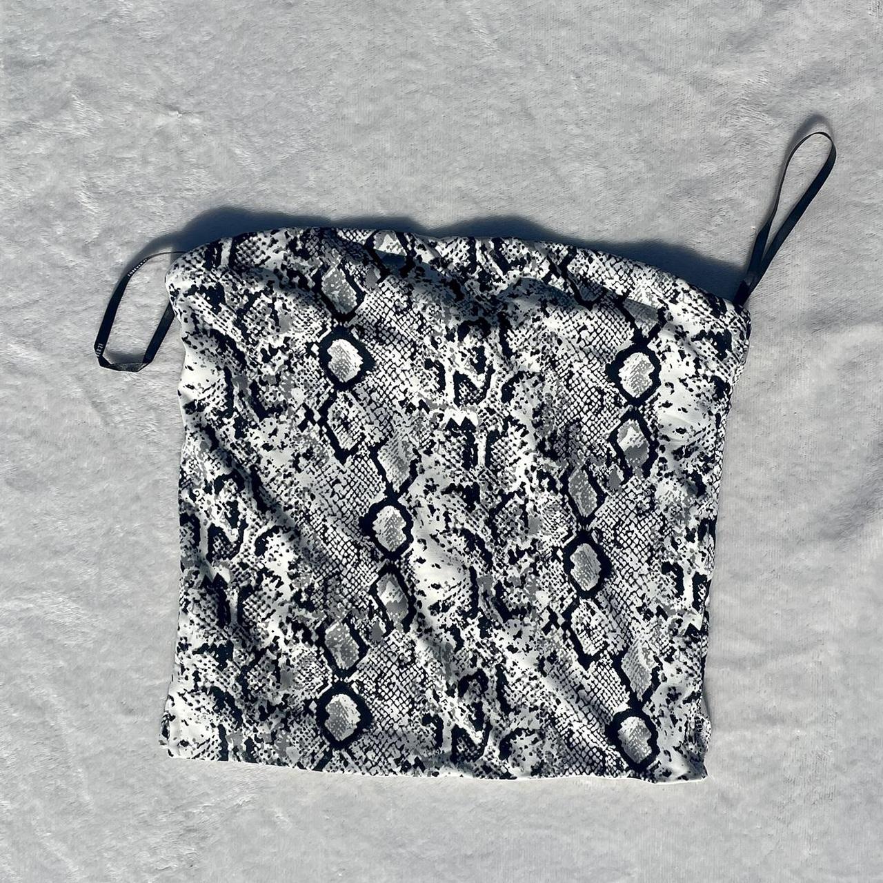 Forever 21 snake skin tube top - looks sooo good... - Depop