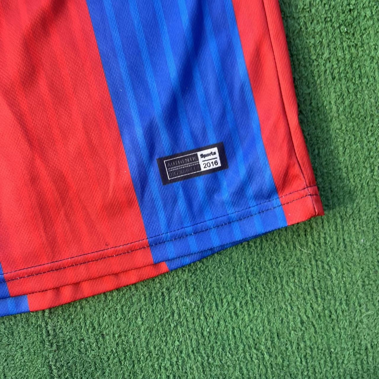 Y2k Lionel Messi FC Barcelona soccer jersey size... - Depop