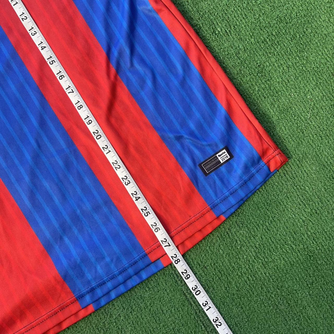 Y2k Lionel Messi FC Barcelona soccer jersey size... - Depop