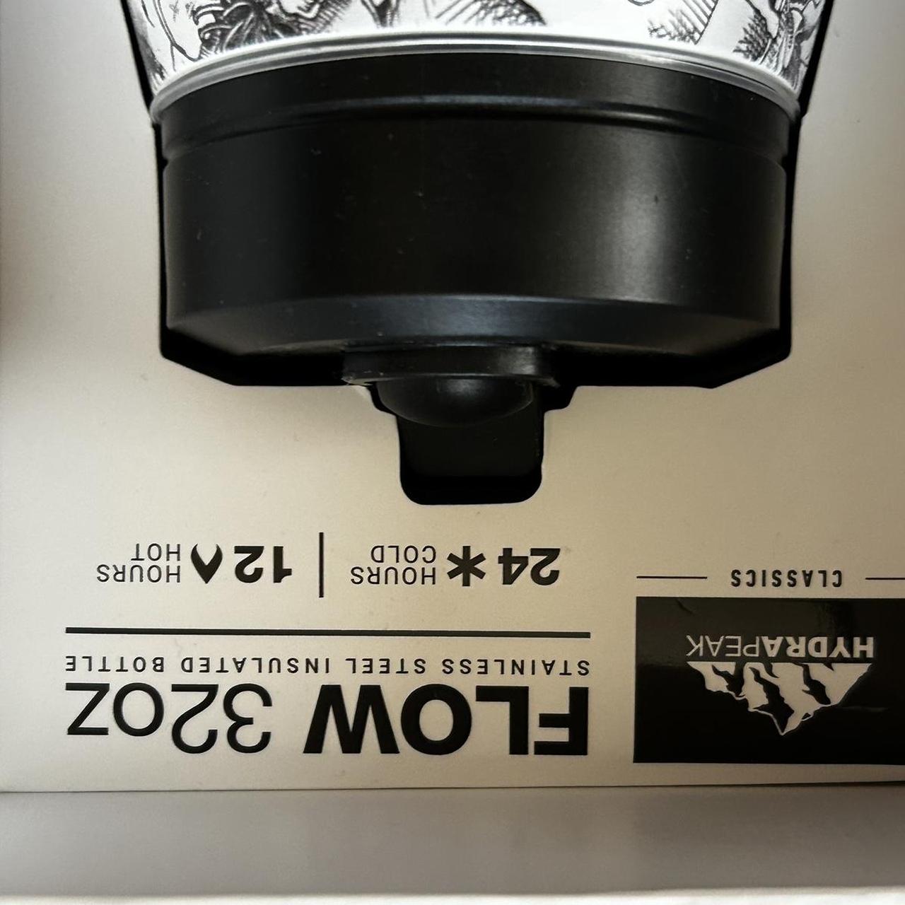 32OZ EMO GRUNGE WATER BOTTLE HYDROPEAK SKULL BLACK... - Depop