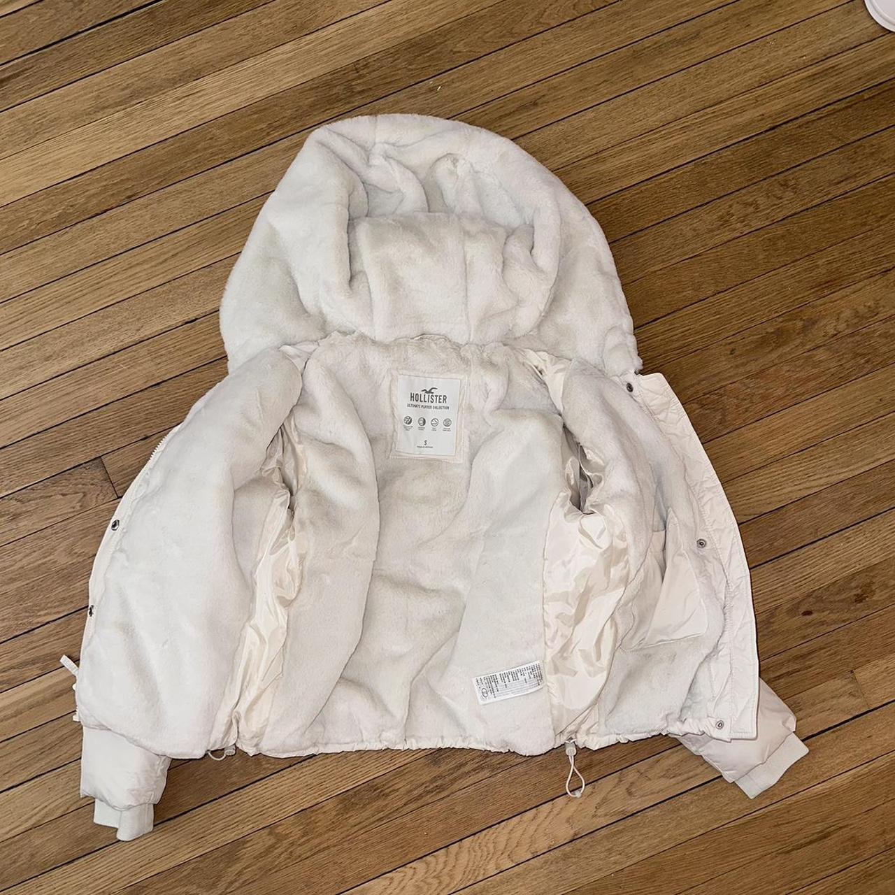 Cream Hollister Puffer Cropped Jacket. The inside... - Depop
