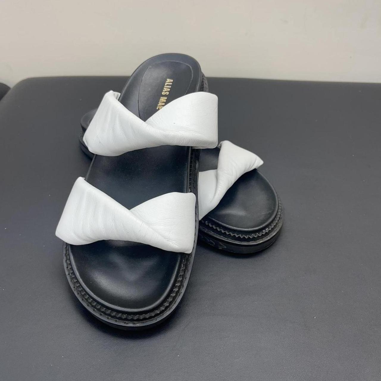 Alias mae sandals store