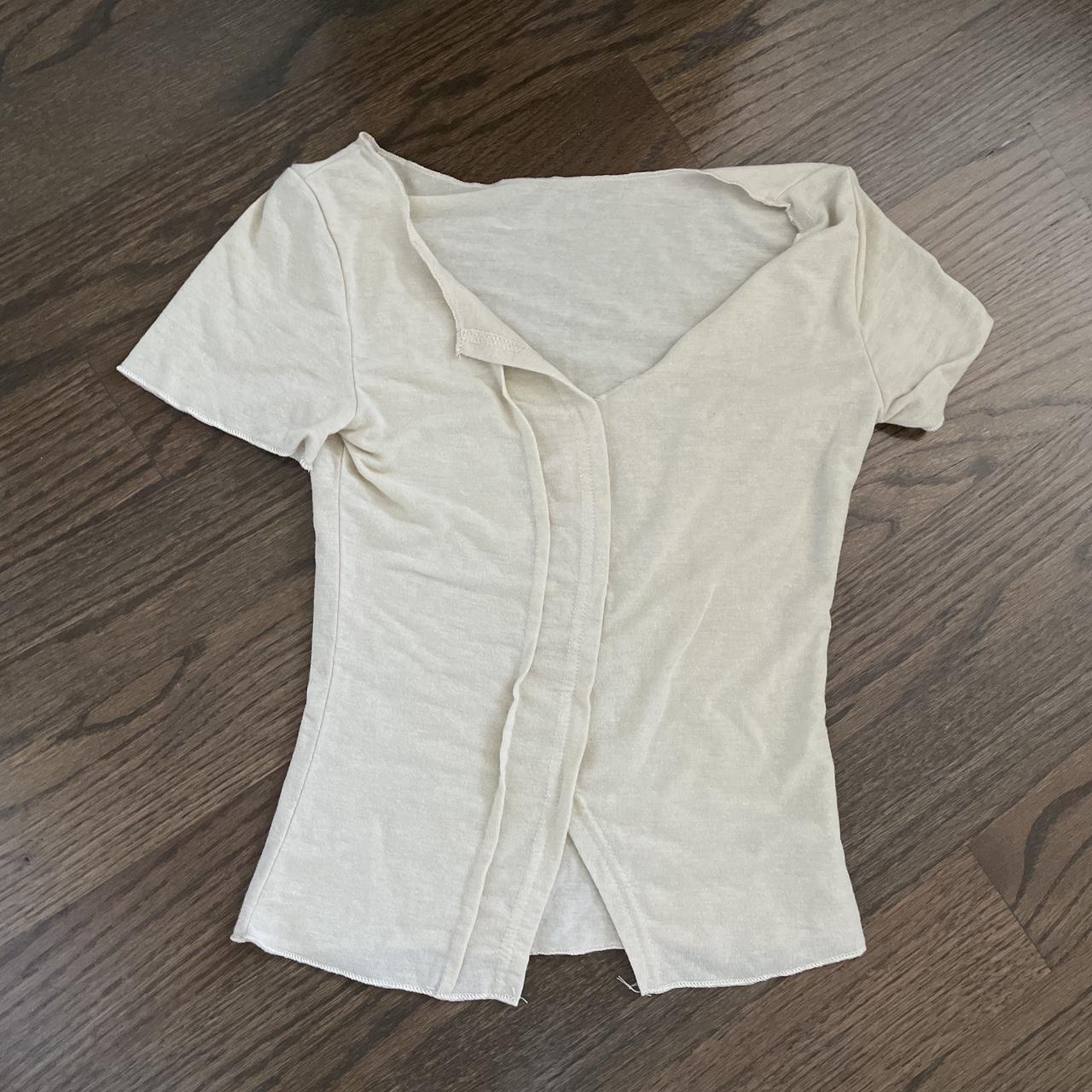 cream tee - Depop