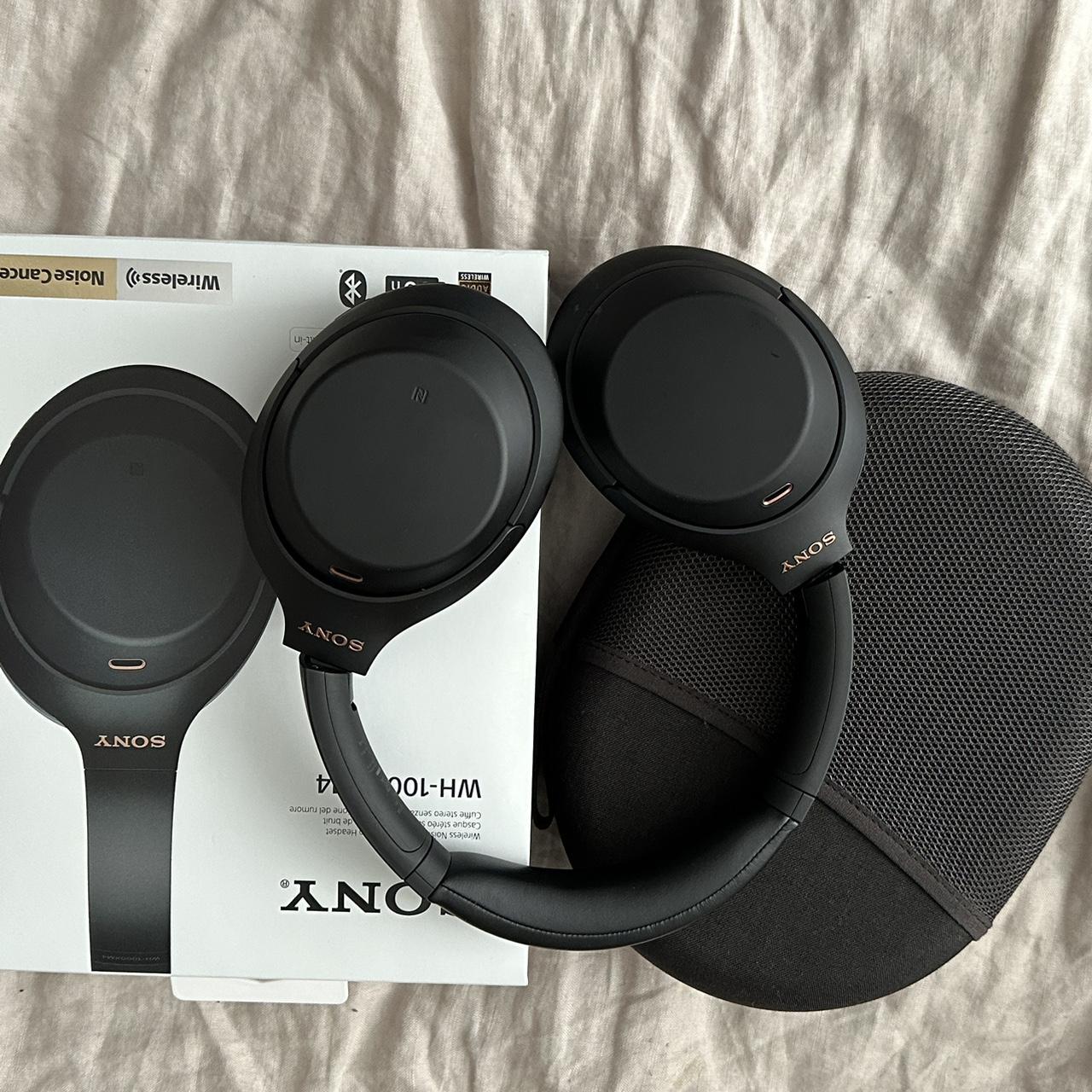 New sony wh-1000mx4 Hardly used, feels, looks acts... - Depop