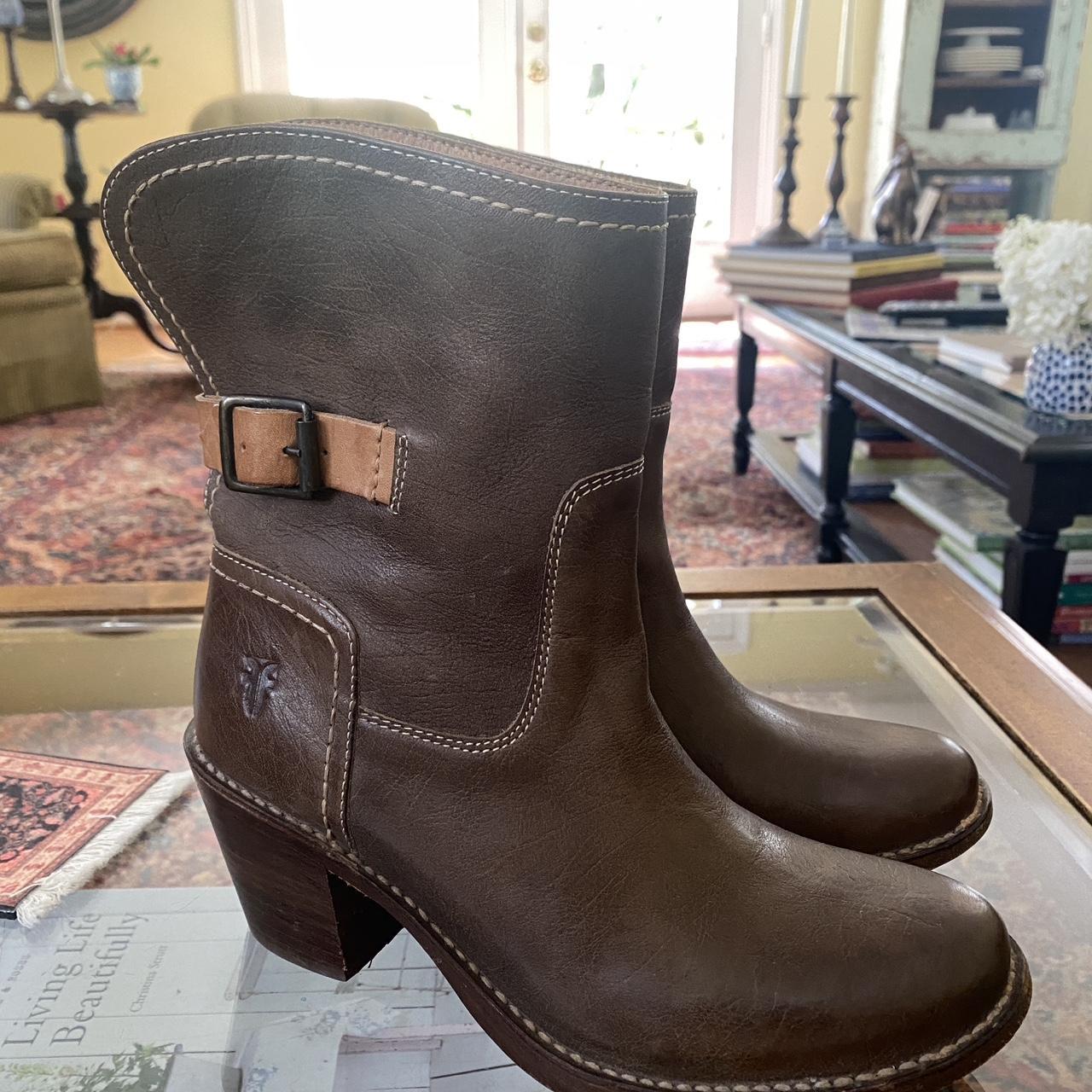 Frye Carmen shortie women’s boots. Size 6.5.... - Depop