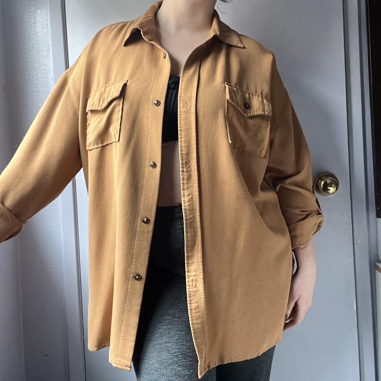 // TAN BUTTON UP // collar two front pockets... - Depop