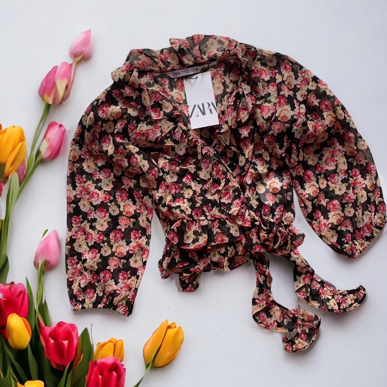 ZARA floral print crop top v neck ruffle blouse with... - Depop