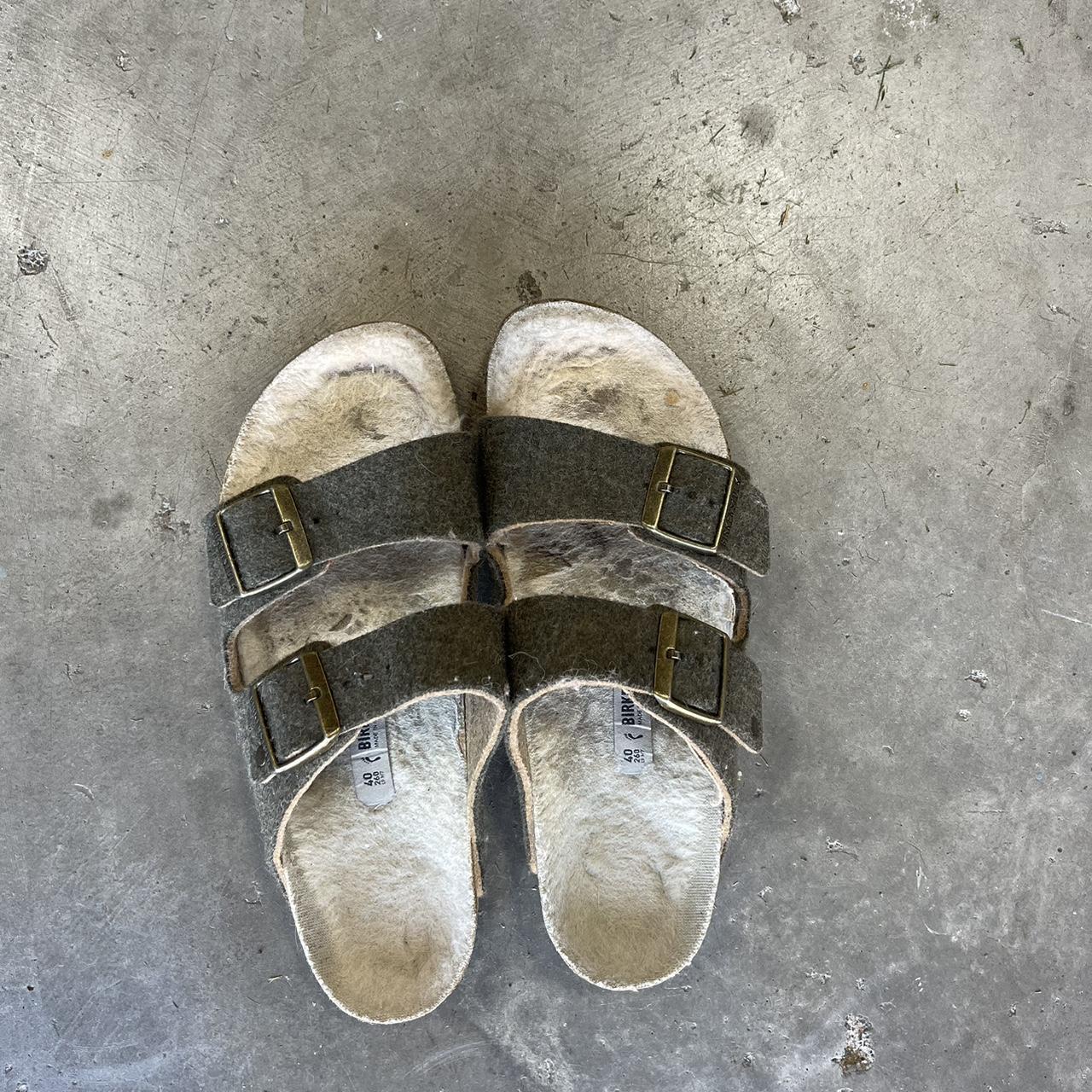 Worn fuzzy birks Size 40 - Depop