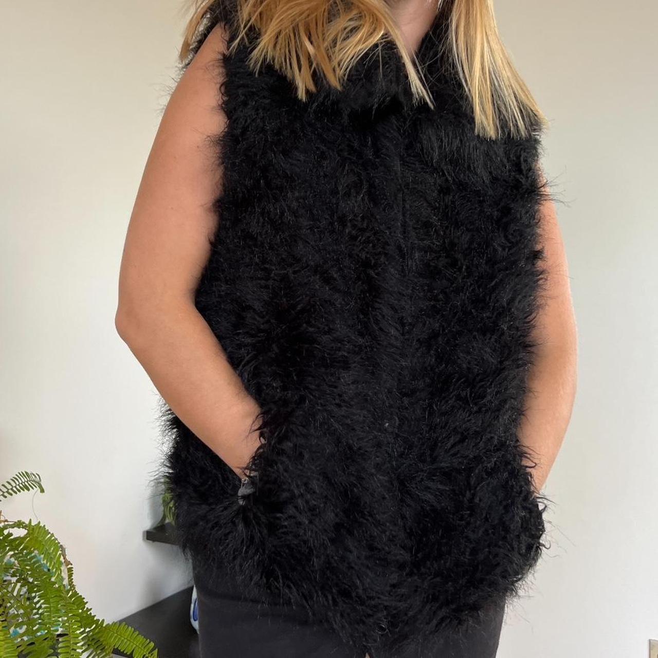 fuzzy “fur” black vest 📞 zips up! - Depop