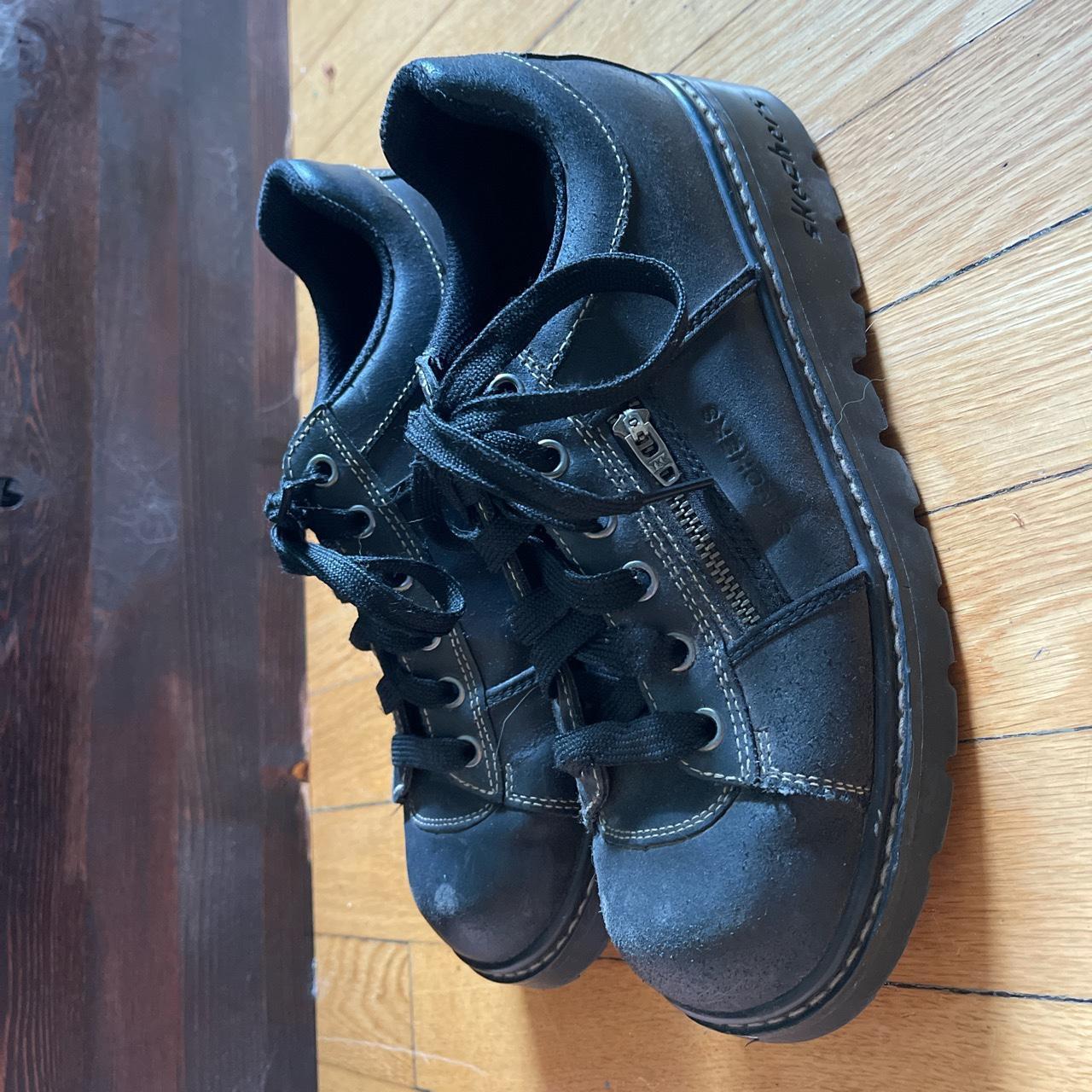 Iconic y2k Skechers sneakers. They have a little zip... - Depop