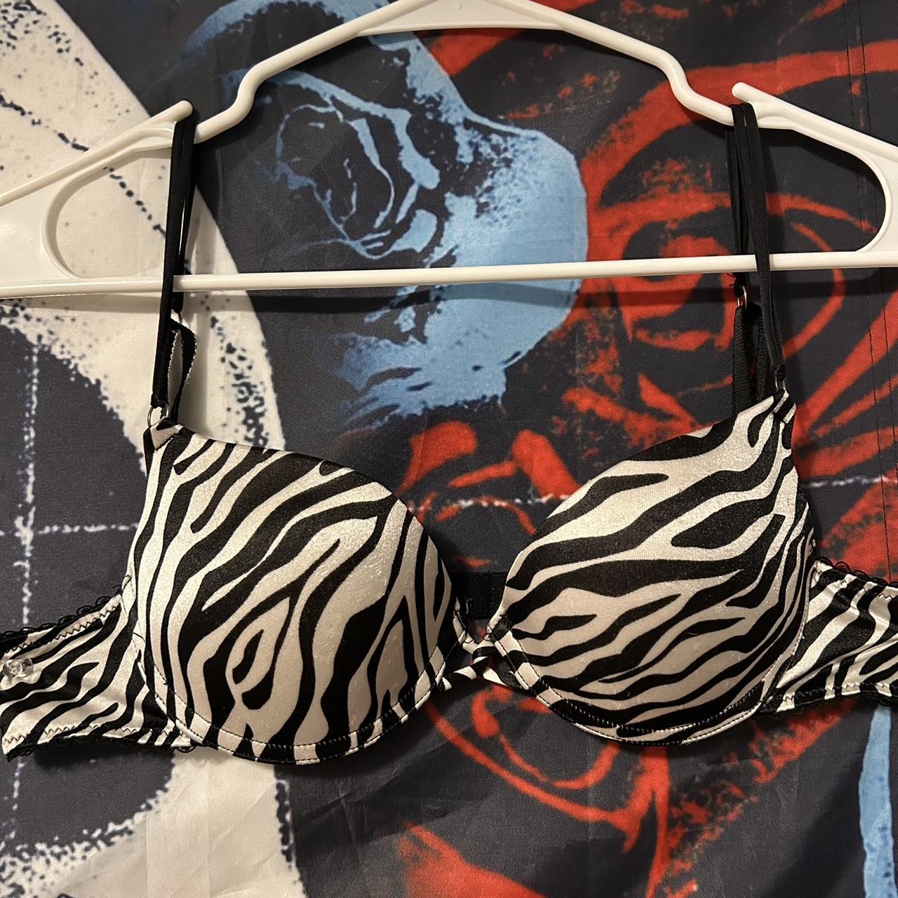 ZEBRA PRINT PUSH-UP BRA medium~ 34B smart and sexy... - Depop