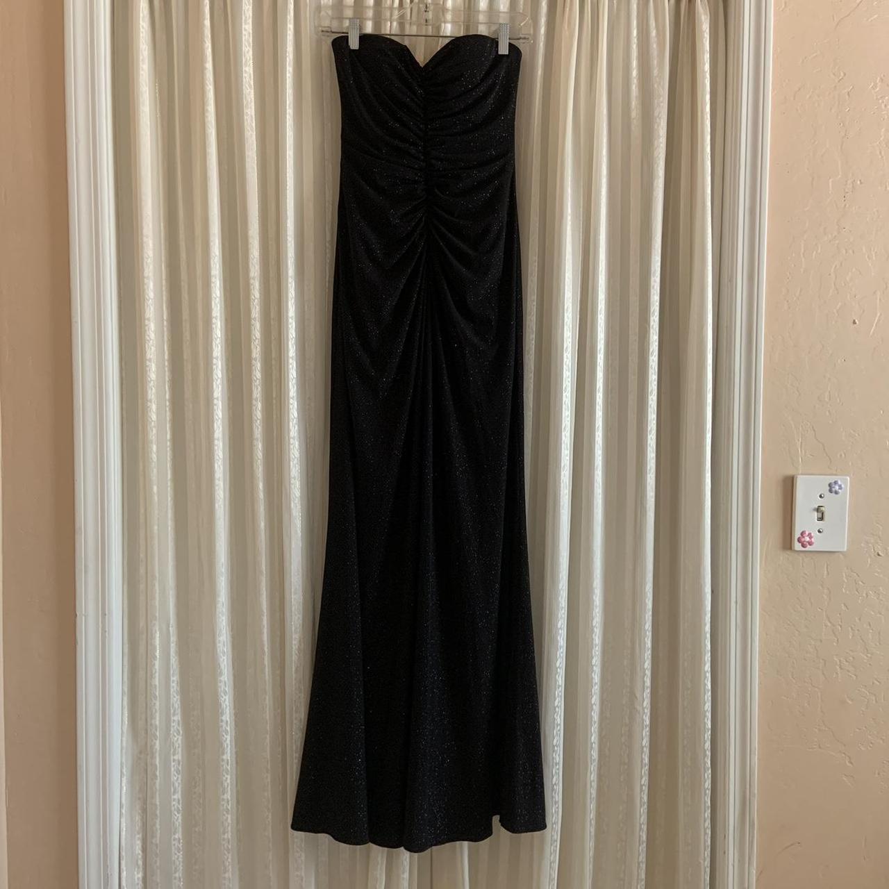 Elegant vintage Caché maxi strapless evening gown... - Depop