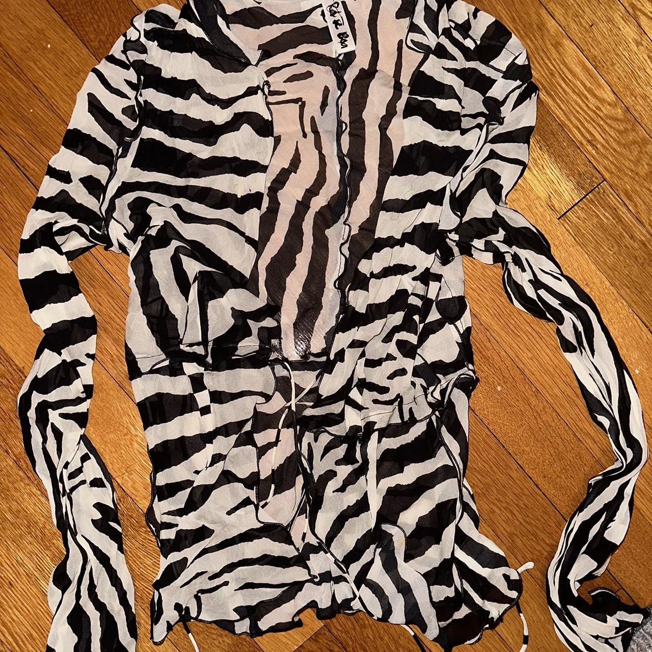 Fun Rat and boa zebra Aphrodite shirt! 🤍🖤🤍 -tie... - Depop