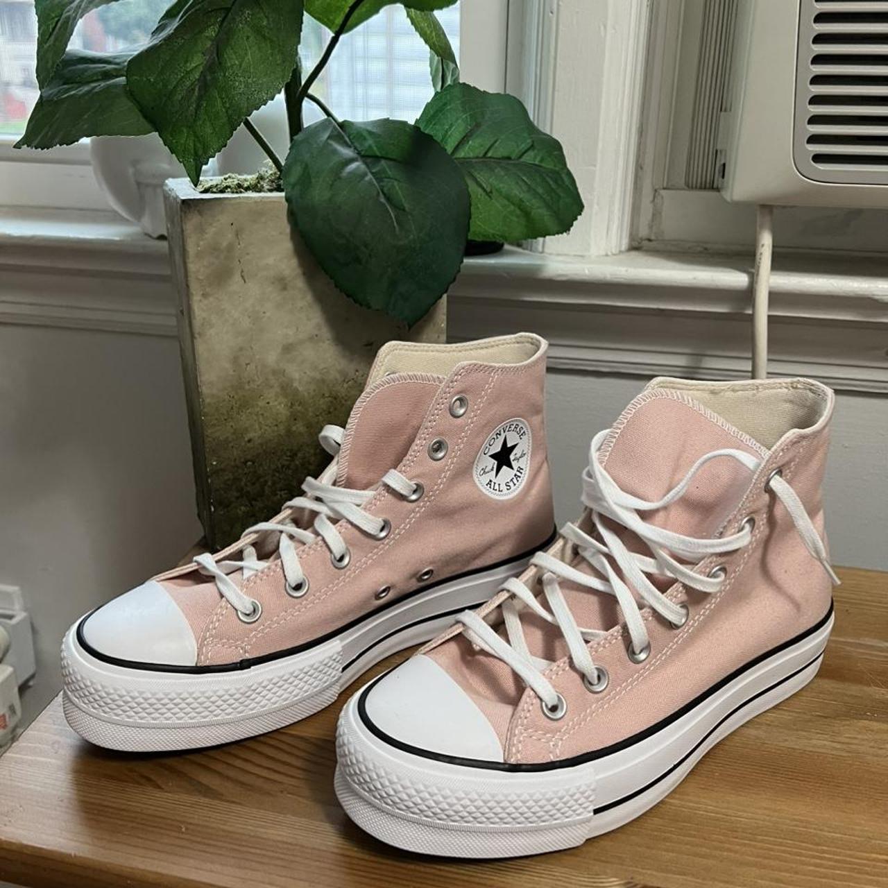 Light Pink Converse Chuck Taylor All Star Lift... - Depop