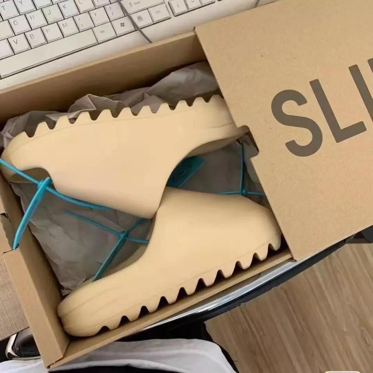 Adidas Women's Cream Slides | Depop