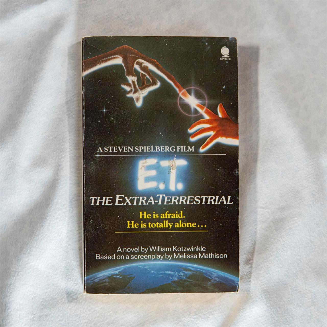 E.T. THE EXTRATERRESTRIAL VINTAGE 1982 PAPERBACK... | Depop