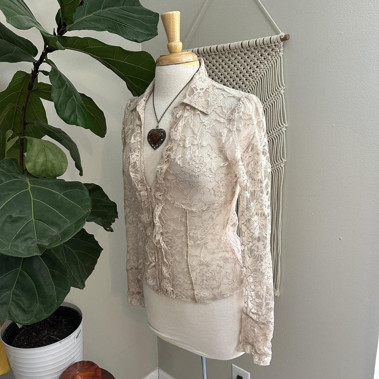 🖤 ADORABLE cream lace blouse with a floral print and... - Depop