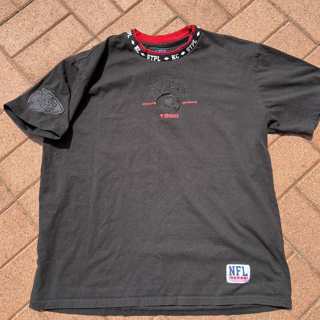 NFL Men's Black T-shirt | Depop