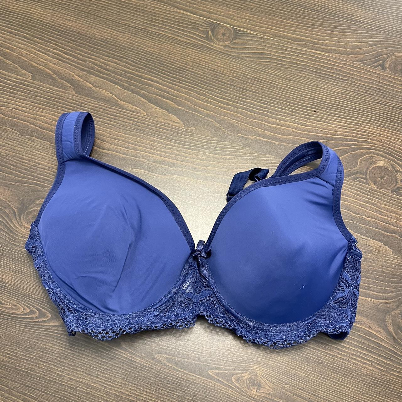 Blue shein bra, I’m unsure of exact size, fits 38C - Depop